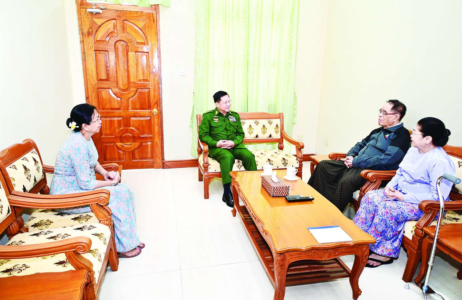 နိုင်ငံတော်စီမံအုပ်ချုပ်ရေးကောင်စီဥက္ကဋ္ဌ တပ်မတော်ကာကွယ်ရေးဦးစီးချုပ် ဗိုလ်ချုပ်မှူးကြီး မင